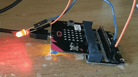 Pulsing LED with micro:bit